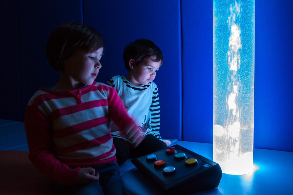 Advantages of Bubble Tubes for individuals with ASD - The Multisensory Blog